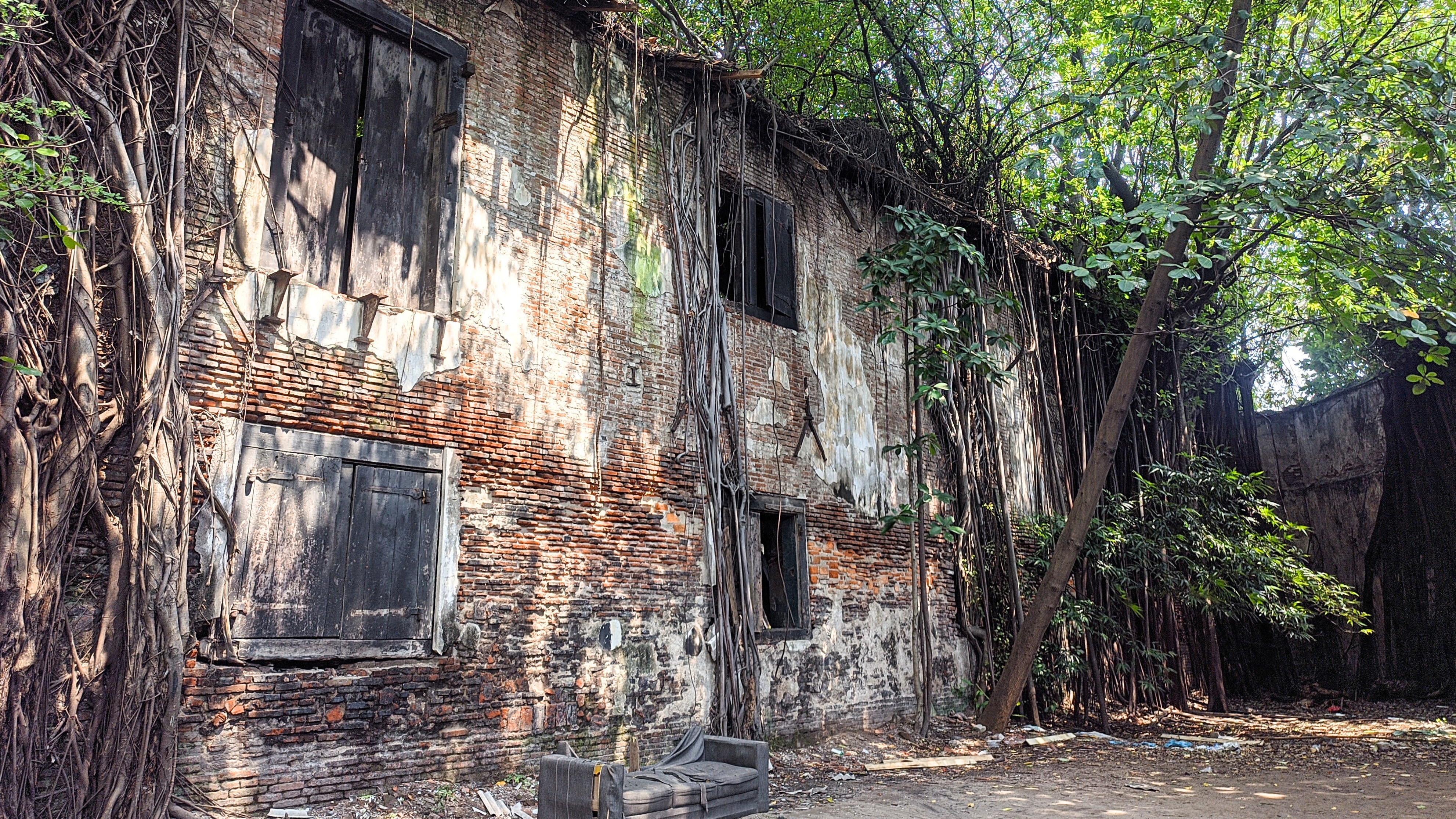 What's Up with Kasteel Batavia? Exploring Jakarta's Historical Ruins ...